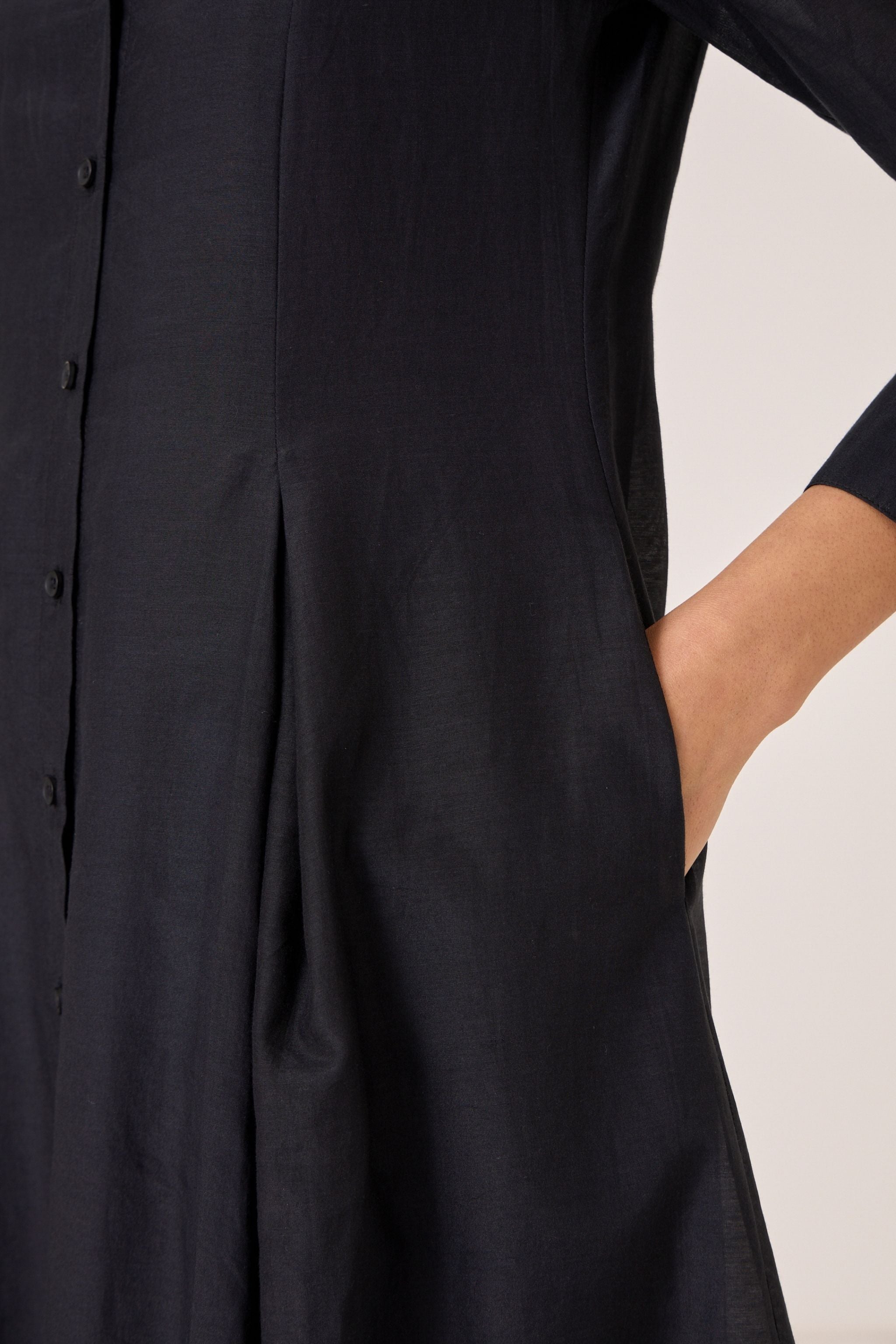 Jini | Black Shirt Dress – clothostudio